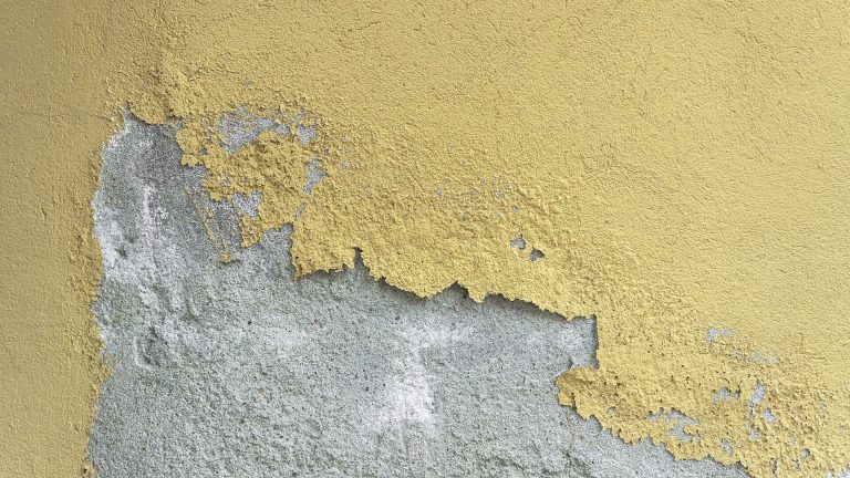 How to Fix Chipped or Flaking Paint on the Wall