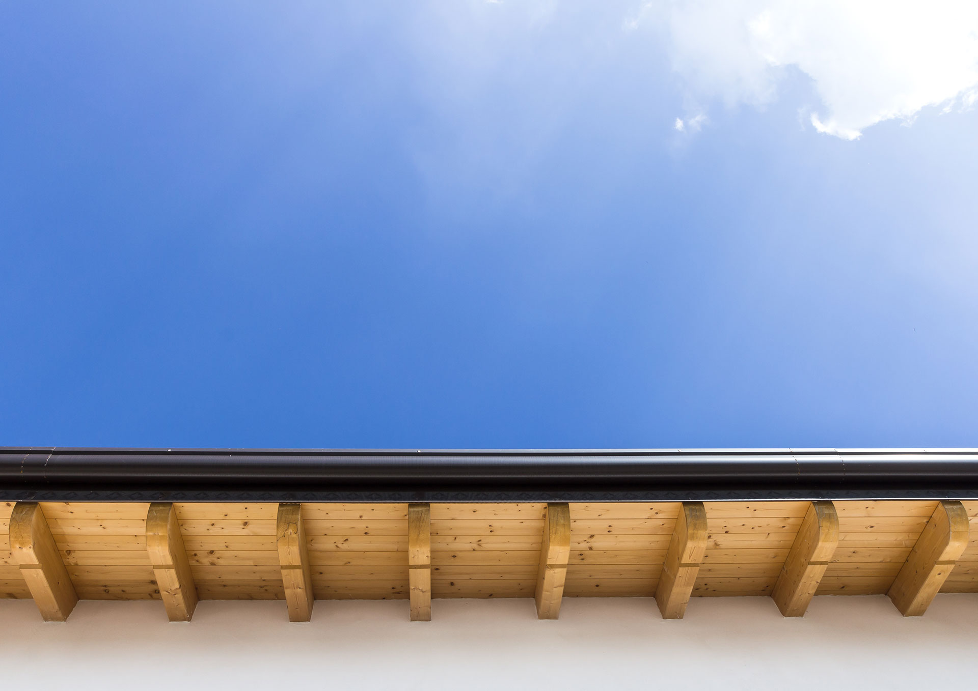 The Importance of Eaves: 3 Reasons Why Your Perth Home Needs Eaves